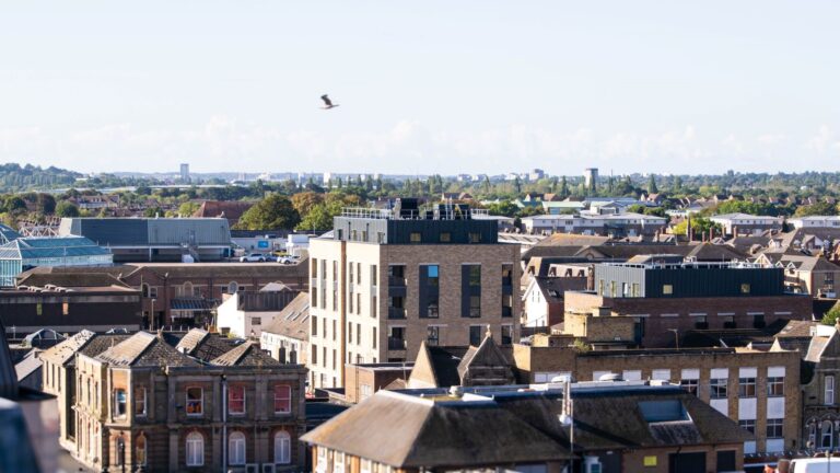 Rent 1 & 2 Bedroom Apartments in Eastleigh Town Centre